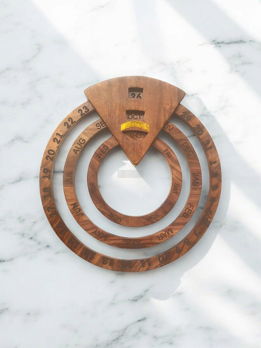 Rustic Rosewood Round Wall Calendar - Decorative Wooden Calendar – BEESARI